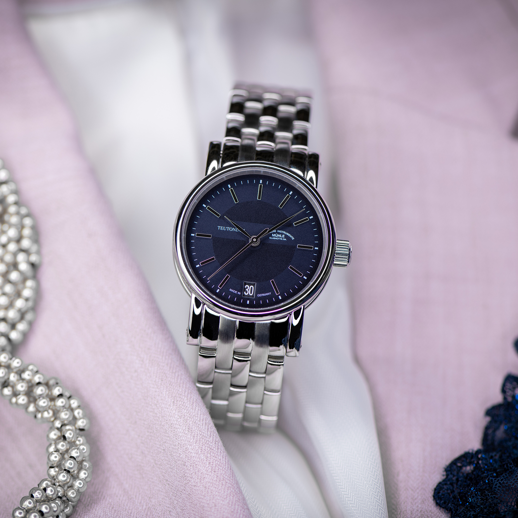 Teutonia II Medium | Night Blue Radiant Cut | Mühle-Glashütte